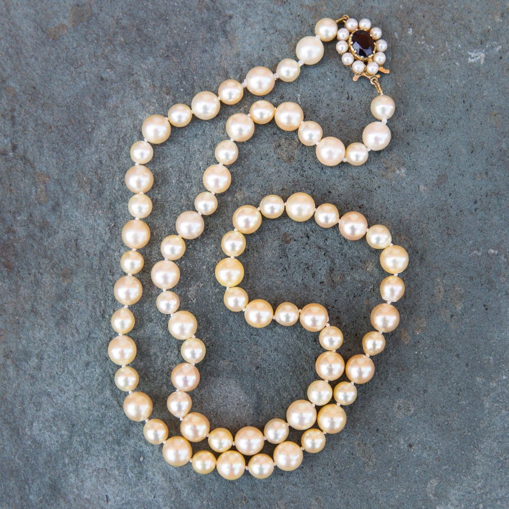 CREAMY GOLD CULTURED PEARL NECKLACE – The Antique Clock Company